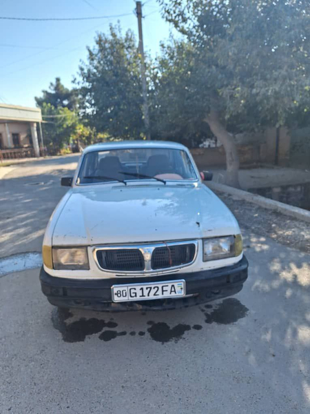 Mashina yaxshi xolatda sotiladi