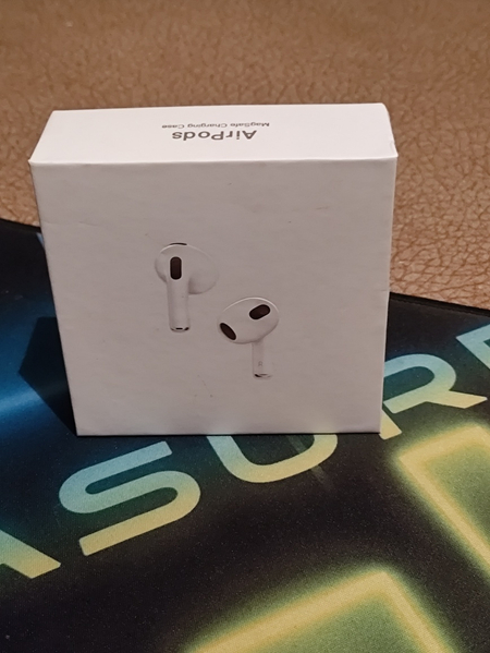 Продам Наушники Air Pods (3rd generation)