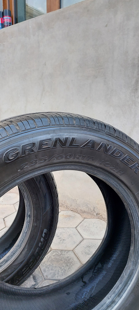 Kia carnival Balon  235/60/17R