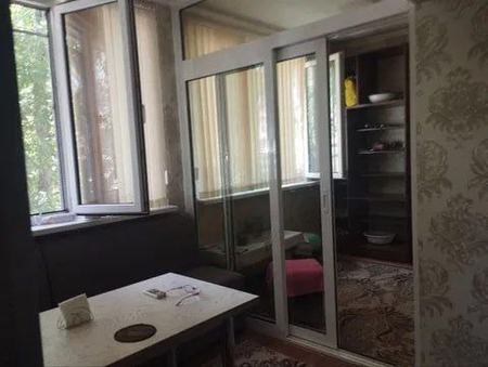 Яккасарай р 3/3/4 ул. Бобура кирпич неторцевая обд.пл 70кв.м