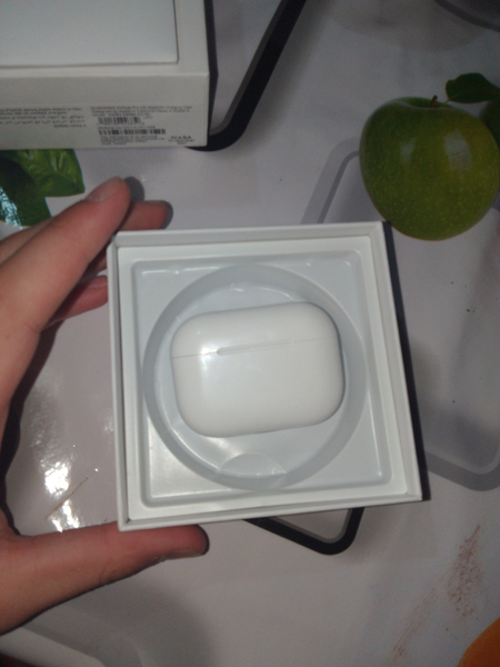 Air pods pro korobkalari bor