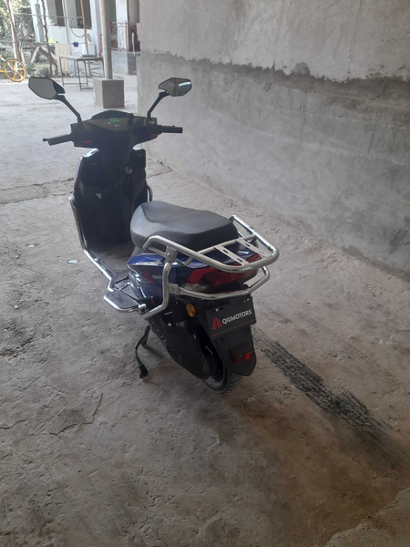 Sròchni sotiladi elektròni skuter