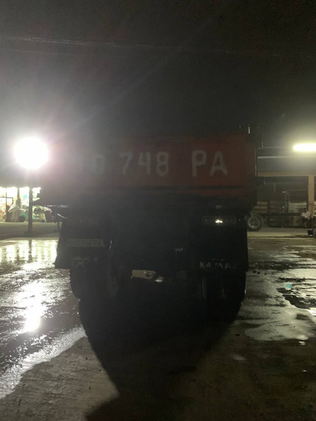 Kamaz yili 1990 ishlab turgan moshina