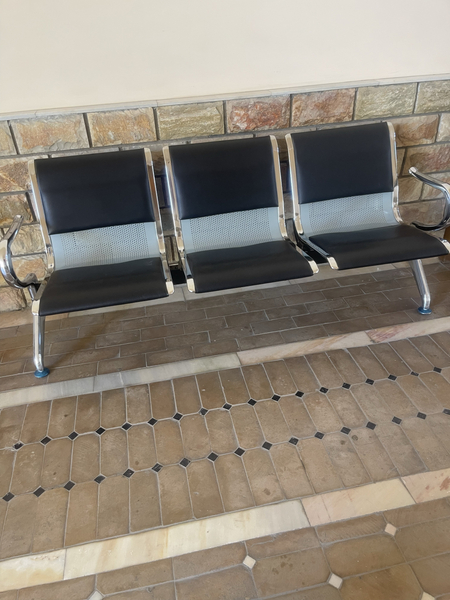 Скамейка трёх местная «Airport» офисная
