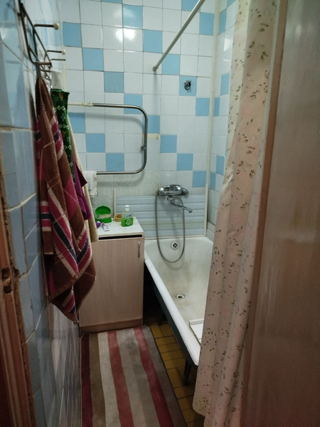 Продаётся 2/4/5 на массиве Ахмад Югнакий ТТЗ, 2-балкона по 2х3