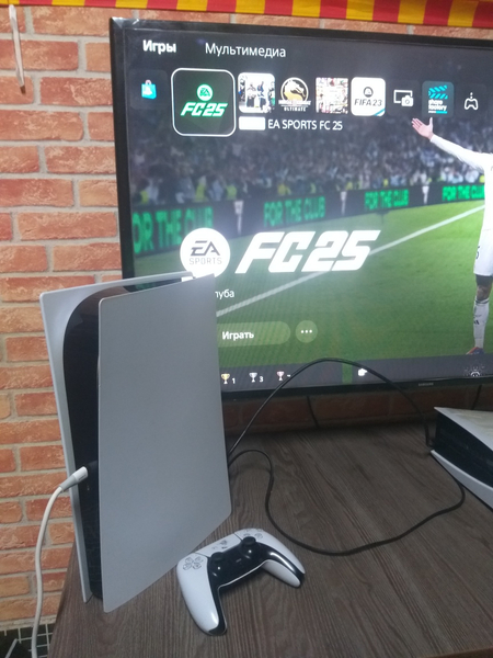 Playstation5 satladi  ishinde oyinlari menen  eki justigi bar
