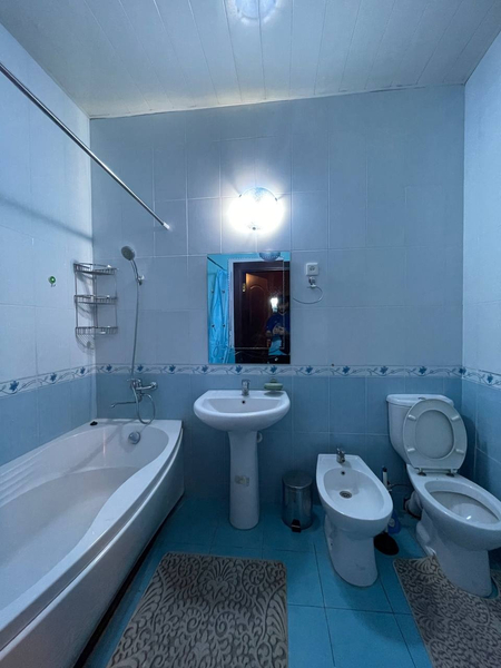 Mirobod tumani Chexova Kochasi 4xona Gabus 1000y.e
