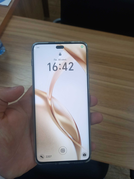HONOR 200 pro 12/512 sotiladi