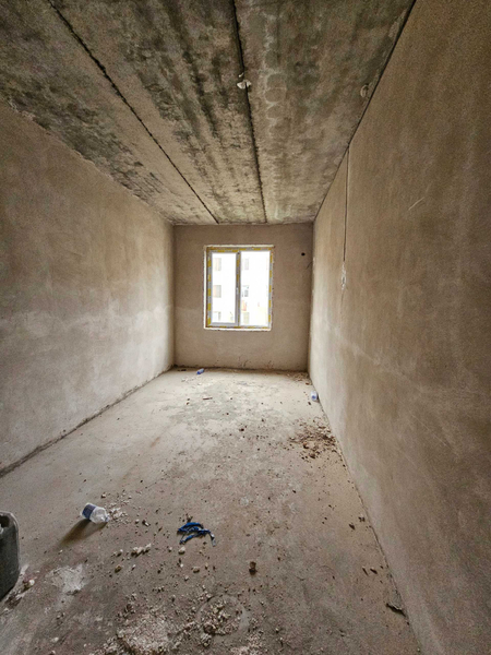 2 xonali 64m² 3-qavat sotiladi.
