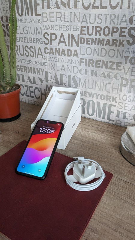 iPhone xR 64 gb black