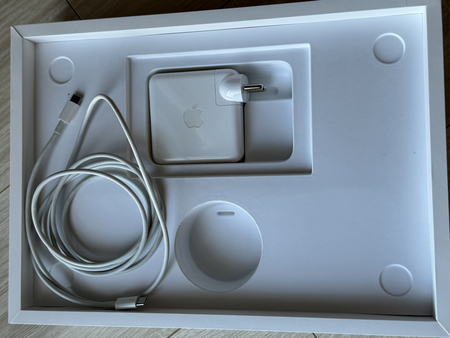 MacBook 13 Pro. M1, 16 ГБ / 512 ГБ.
