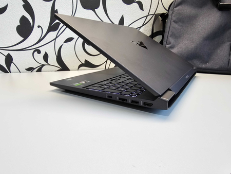ПРОДАМ HP Laptop 15 2024 Ноутбук Ryzen™ 3-7320U/8GB/512SSD/15.6