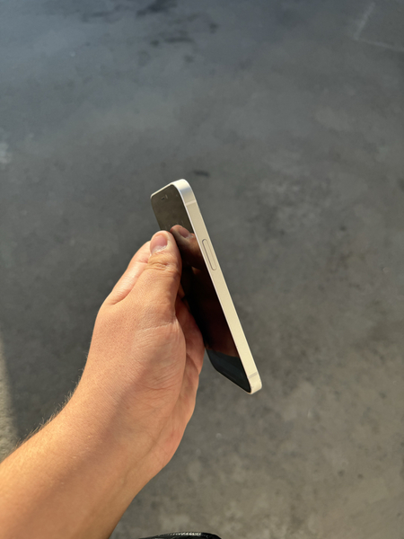 Iphone 12 mini ideal ochilmagan 74%yomkst