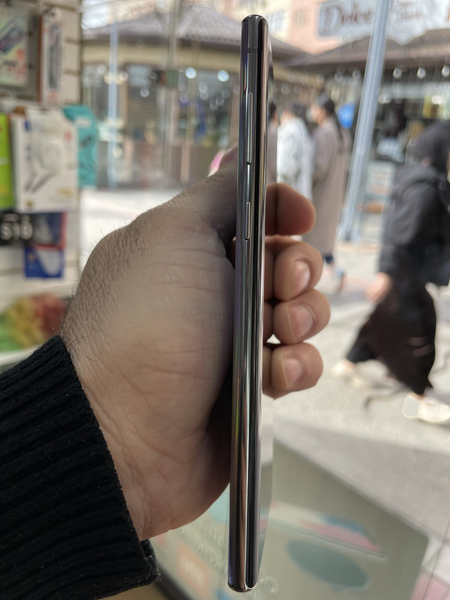 Samsung not 10 5 J  zudlik bilan sotiladi 12/256