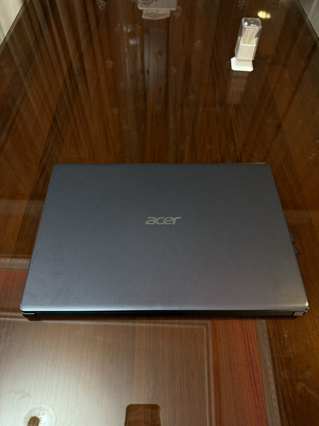 Acer Core I 5 1 tera + 256 gb ssdnvme