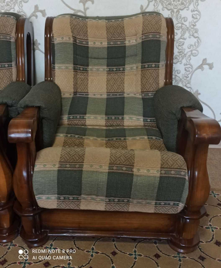 Продам диван, средний диван и 2 кресло