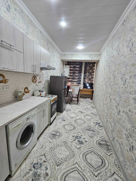 1 xonali 42m² 3-qavat uy sotiladi