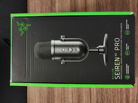 Микрофон Razer Seiren V2 Pro