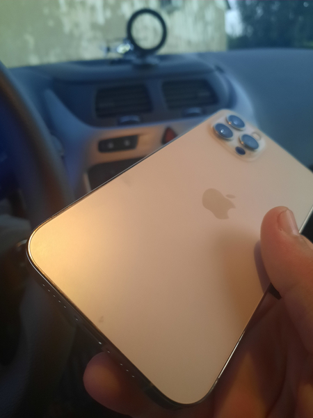 iphone 12 pro idealniy