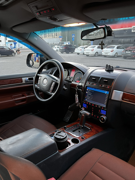 •Volkswagen Touareg 3.6FSI•