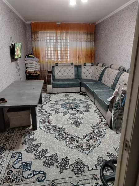 Продаётся Чирчик 2ком 3мик 2этаж