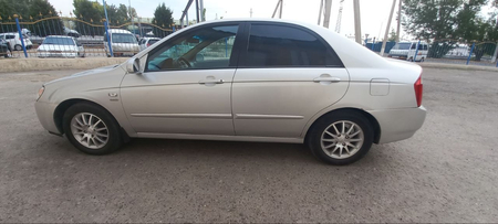 KIA cerato 2004 y