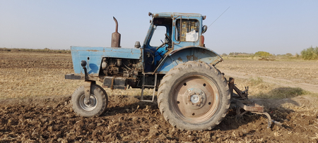 MTZ 80 sotiladi..
