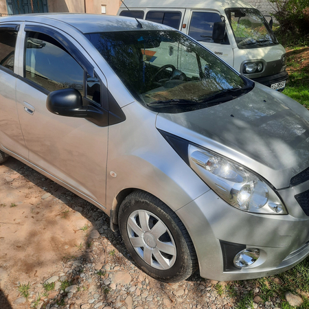 Spark 2015 bir qo‘l minilgan benzin 90 prabeg 6700$