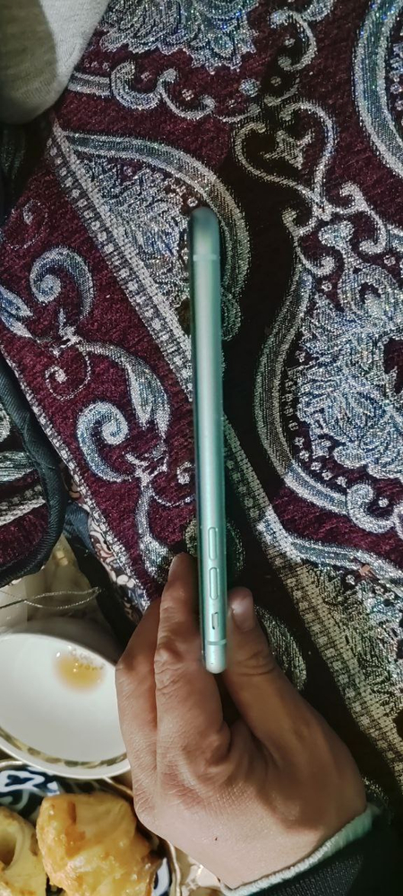 Apple 11/ 128GB xotira