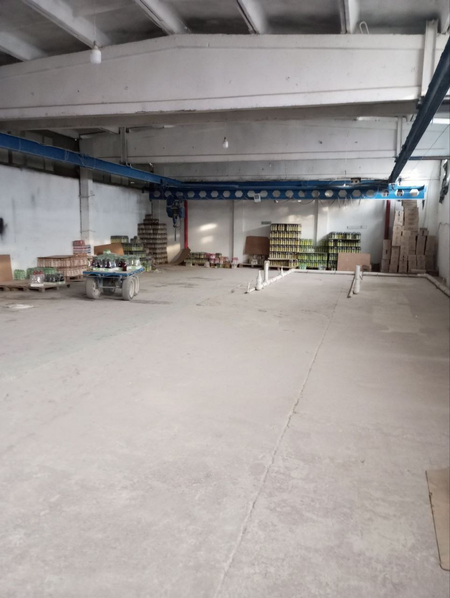 Navoiy shahrida ba'za arendaga beriladi 1000m²