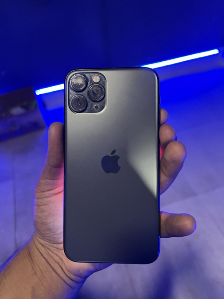 Iphone 11 pro 64gb xolati ideal xamma narsasi radnoy uziniki