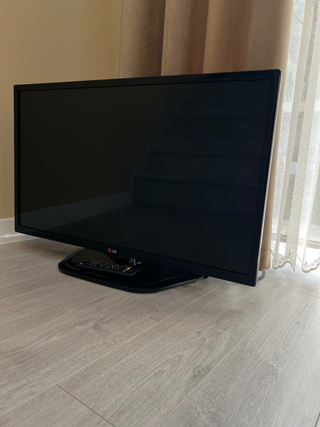 Телевизор LG в хорошем состоянии