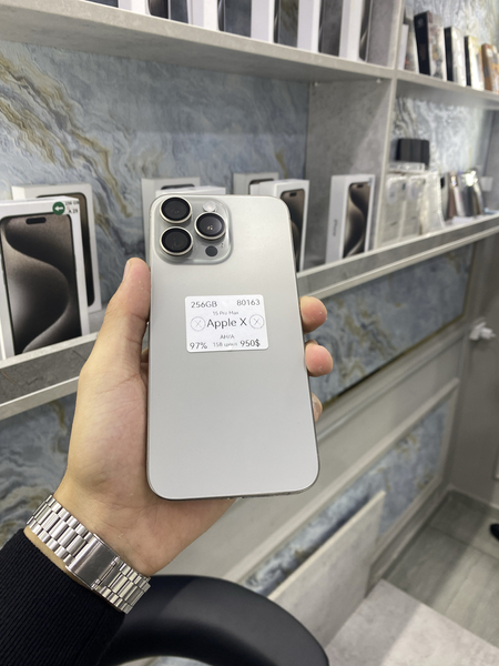 iPhone 15 Pro Max
