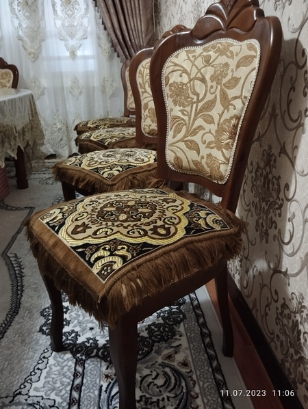 Stol stul sotiladi, продаются стол и стулья!
