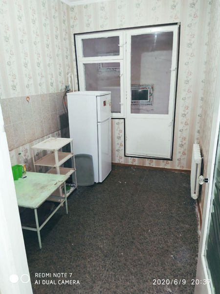 Продаётся 3 Комнатная на Себзаре не торец общ пл 72м