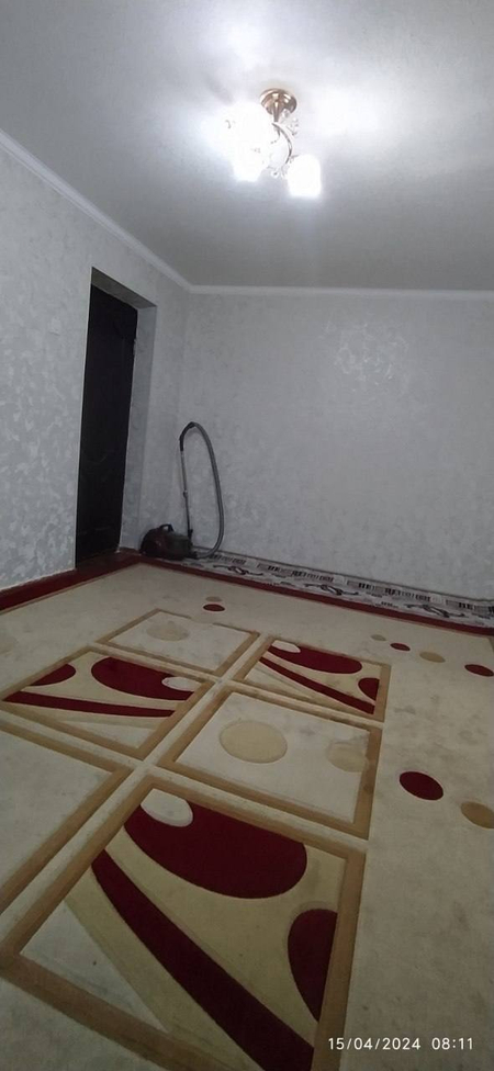 1/3/4 Ялангач Экобазар. Кирпич. 30м². Балкон 1,5×3. Не торец.