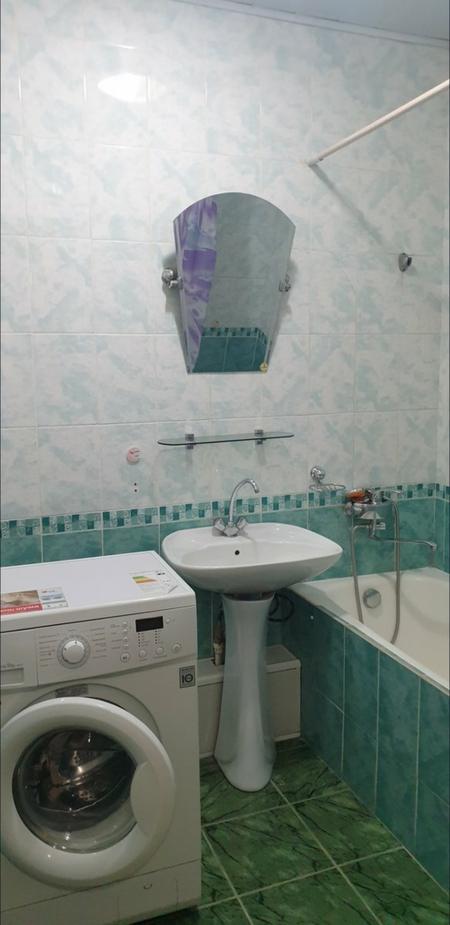 Продаётся юнусабад-2 2в3х комнатная на 1 этаже