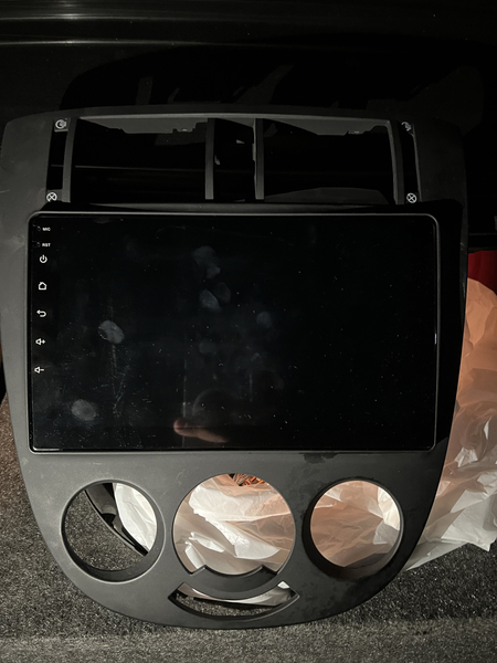 tesla monitor srochno sotiladi