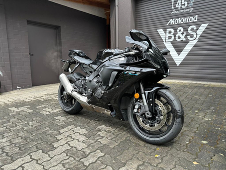Спортбайк Yamaha R1 из Германии