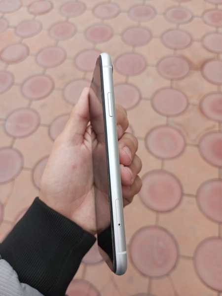 Iphone xr aybi tavsifda yozilgan