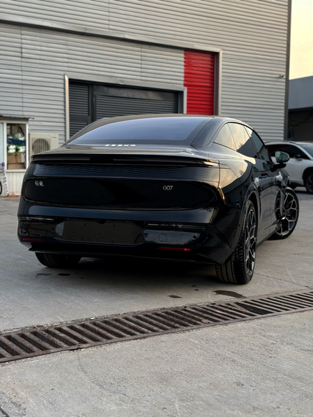 Абсолютно новый Zeekr 007 4WD