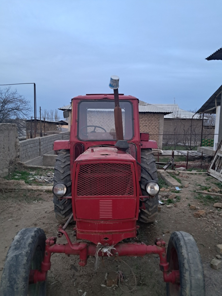 Трактор ЮМЗ 6 Нахаду
