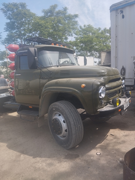 Zil 130 ural mator