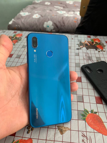 Huawei p 20 lite +smart watch T800
Rangi син