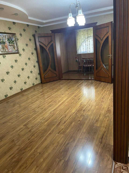 Продается 4-х комнатная квартира на Дархане