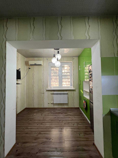 Продается своя 3х переделанная на 4х ком. квартира