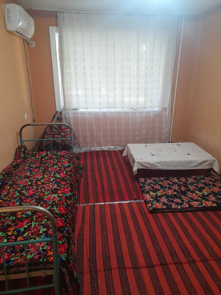 3 xonali kvartira sotiladi