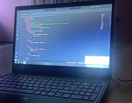 Lenovo notebook sotiladi
