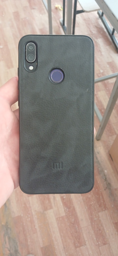 Redmi7 sotiladi original tech narsasi almashmagan holati zoʻr