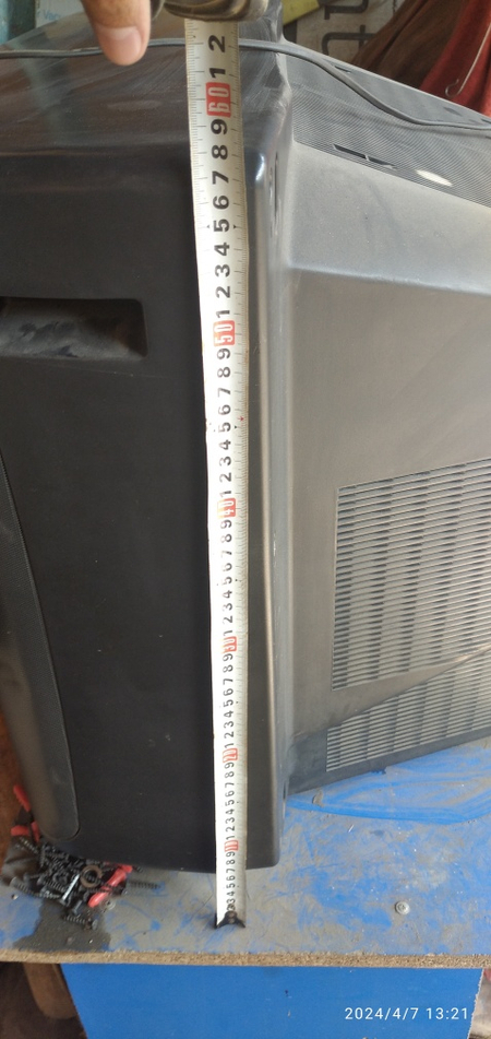 Televizor SONY sotiladi.